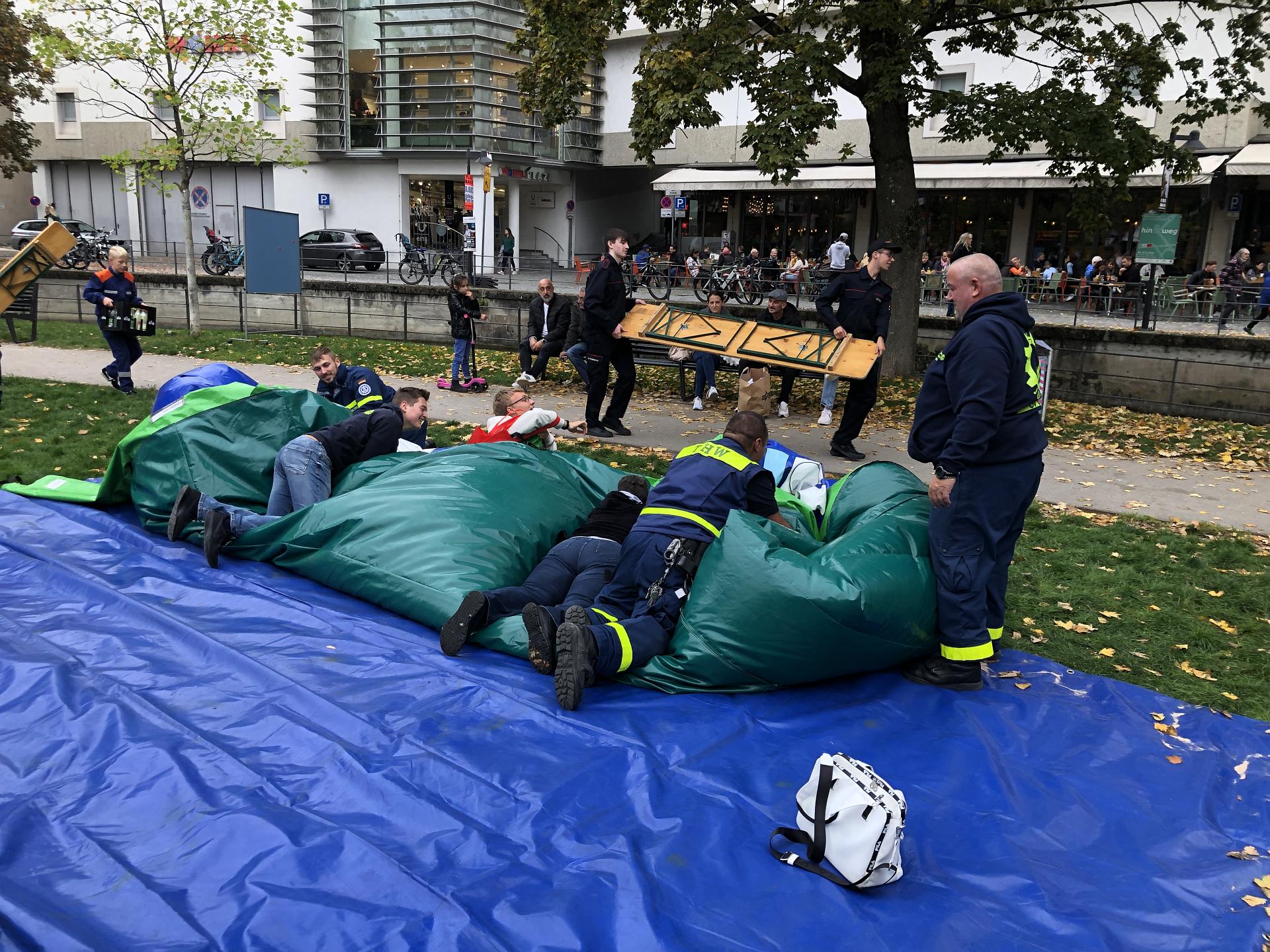 THW-Hüpfburg beim Jubiläum "175 Jahre Feuerwehr Ulm" - THW Ortsverband Ulm